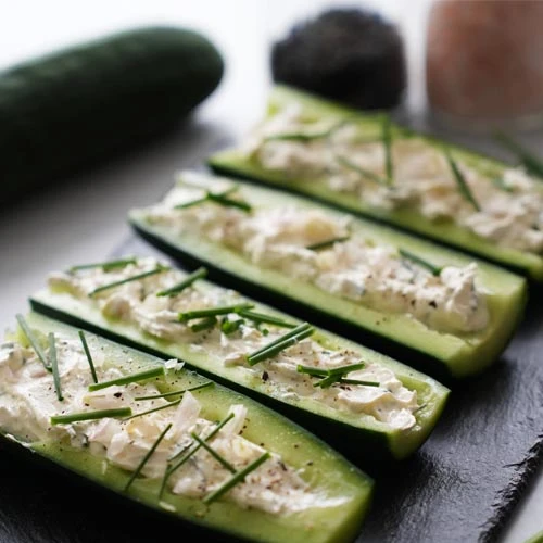 Recette Concombre farci au thon et fromage frais - Cuisinovores
